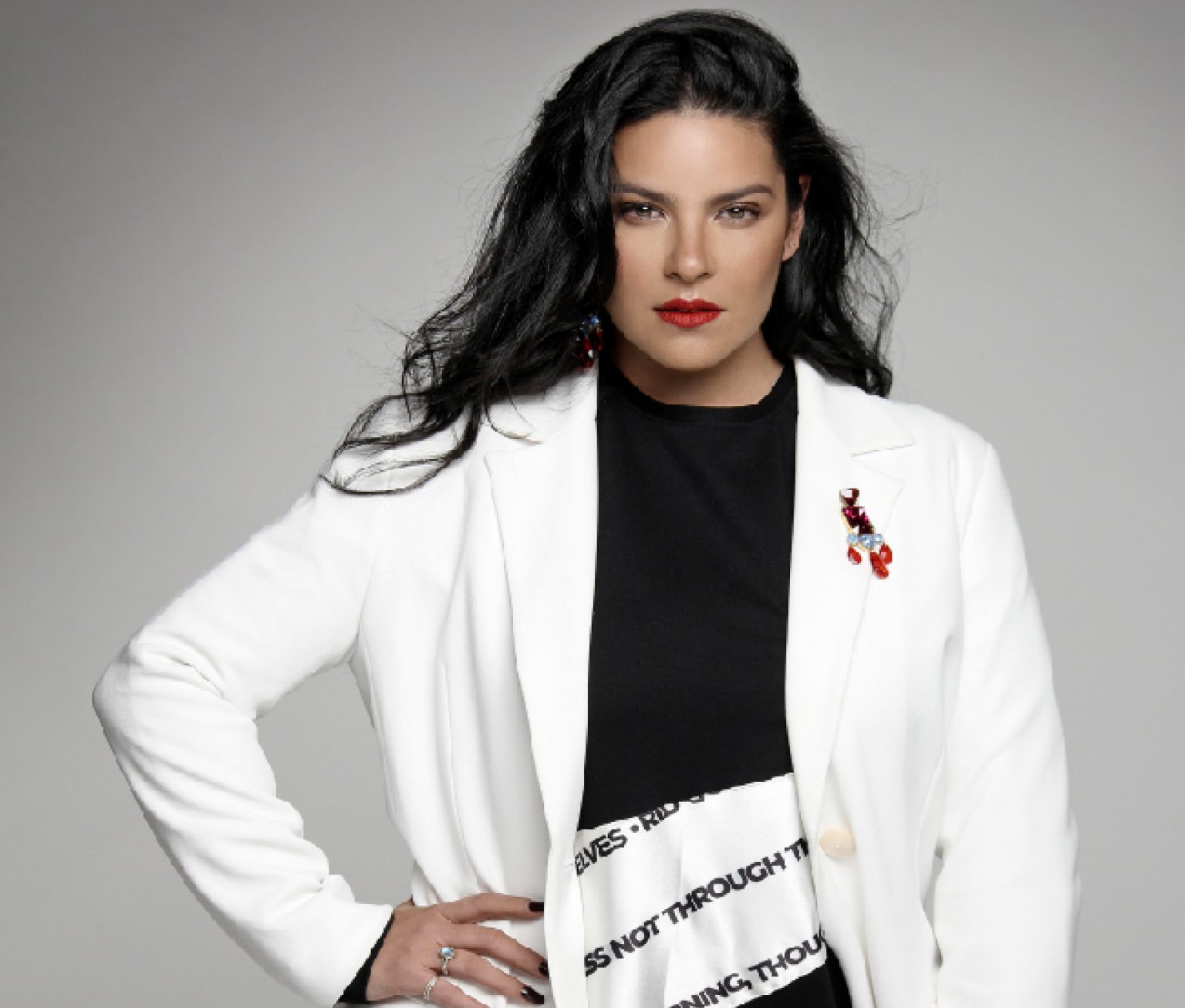 Litzy, mujer multifacética y vibrante - Actitudes